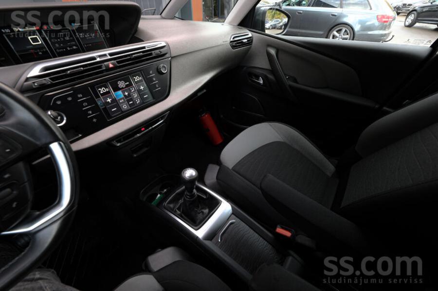 Pelēks Citroen c4-picasso 2015 Jelgava, ar dzinēja tilpumu 1.20 L un nobraukumu 166 tūkst. km par 6500 €, foto 19 vietnē AUTOMOTO.COM.LV