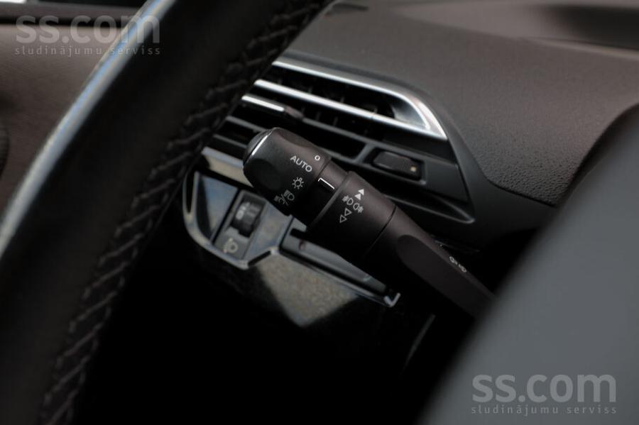 Pelēks Citroen c4-picasso 2015 Jelgava, ar dzinēja tilpumu 1.20 L un nobraukumu 166 tūkst. km par 6500 €, foto 22 vietnē AUTOMOTO.COM.LV