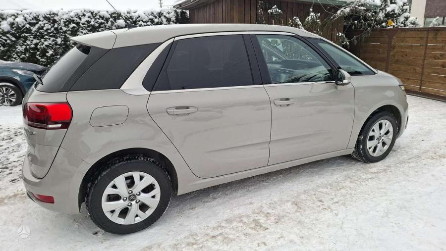 Grey Citroen c4-picasso 2016 in Kaunas, with an engine capacity of 1.56 L and mileage of 190 thousand km for 5950 €, photo 3 on AUTOMOTO.COM.LV
