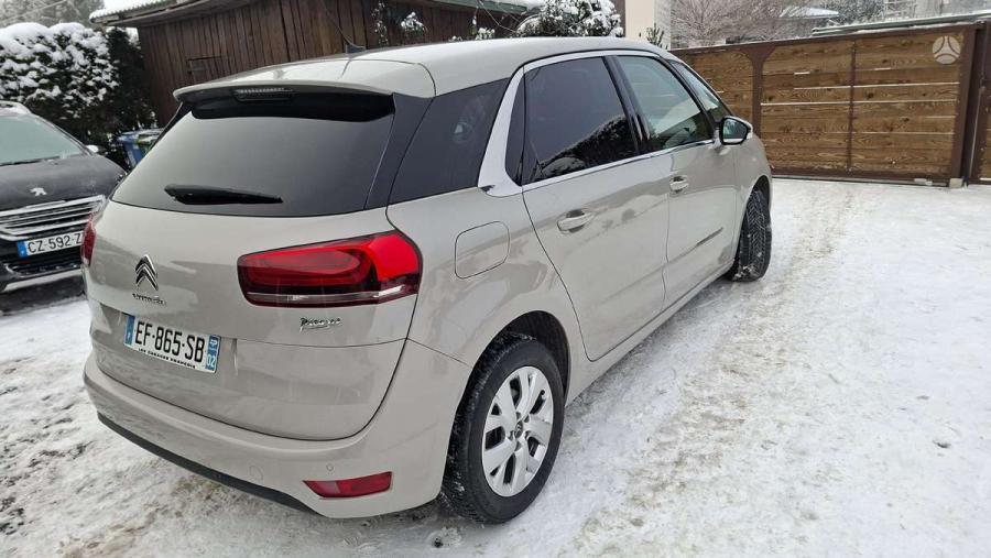 Grey Citroen c4-picasso 2016 in Kaunas, with an engine capacity of 1.56 L and mileage of 190 thousand km for 5950 €, photo 6 on AUTOMOTO.COM.LV