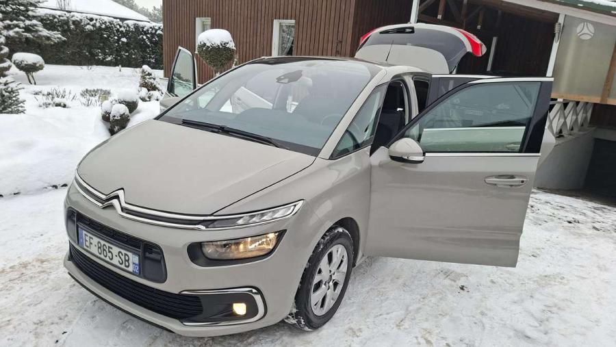 Grey Citroen c4-picasso 2016 in Kaunas, with an engine capacity of 1.56 L and mileage of 190 thousand km for 5950 €, photo 23 on AUTOMOTO.COM.LV