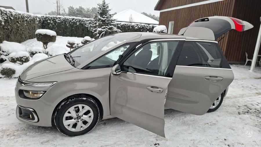 Grey Citroen c4-picasso 2016 in Kaunas, with an engine capacity of 1.56 L and mileage of 190 thousand km for 5950 €, photo 25 on AUTOMOTO.COM.LV