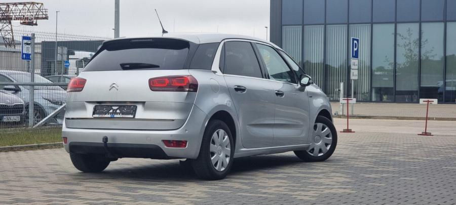 Grey Citroen c4-picasso 2016 in Siauliai, with an engine capacity of 2.00 L and mileage of 243 thousand km for 5650 €, photo 6 on AUTOMOTO.COM.LV