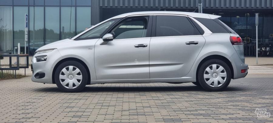 Grey Citroen c4-picasso 2016 in Siauliai, with an engine capacity of 2.00 L and mileage of 243 thousand km for 5650 €, photo 9 on AUTOMOTO.COM.LV