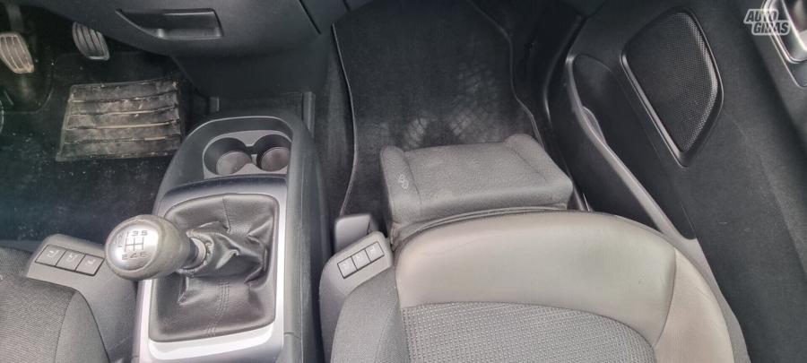 Grey Citroen c4-picasso 2016 in Siauliai, with an engine capacity of 2.00 L and mileage of 243 thousand km for 5650 €, photo 13 on AUTOMOTO.COM.LV