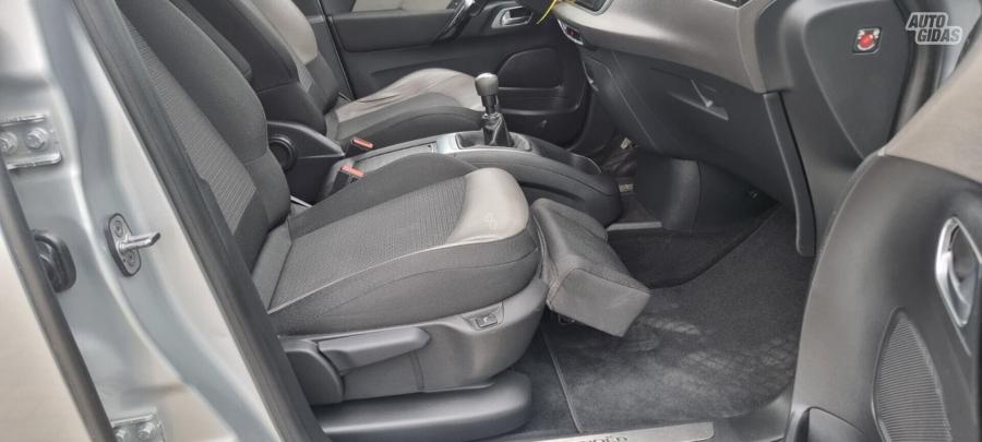 Grey Citroen c4-picasso 2016 in Siauliai, with an engine capacity of 2.00 L and mileage of 243 thousand km for 5650 €, photo 17 on AUTOMOTO.COM.LV