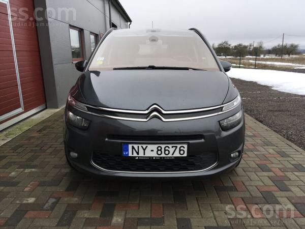 Grey Citroen c4-picasso 2016 in Talsi, with an engine capacity of 1.60 L and mileage of 200 thousand km for 9990 €, photo 8 on AUTOMOTO.COM.LV