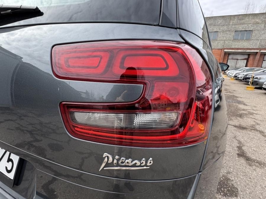 Pelēks Citroen c4-picasso 2016 Rīga, ar dzinēja tilpumu 1.60 L un nobraukumu 262 tūkst. km par 8750 €, foto 3 vietnē AUTOMOTO.COM.LV