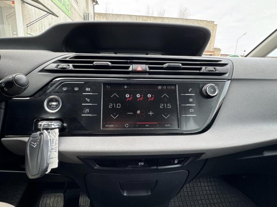 Pelēks Citroen c4-picasso 2016 Rīga, ar dzinēja tilpumu 1.60 L un nobraukumu 262 tūkst. km par 8750 €, foto 14 vietnē AUTOMOTO.COM.LV