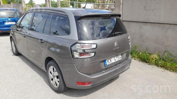 Grey Citroen c4-picasso 2016 in Jelgava, with an engine capacity of 1.60 L and mileage of 255 thousand km for 6395 €, photo 4 on AUTOMOTO.COM.LV