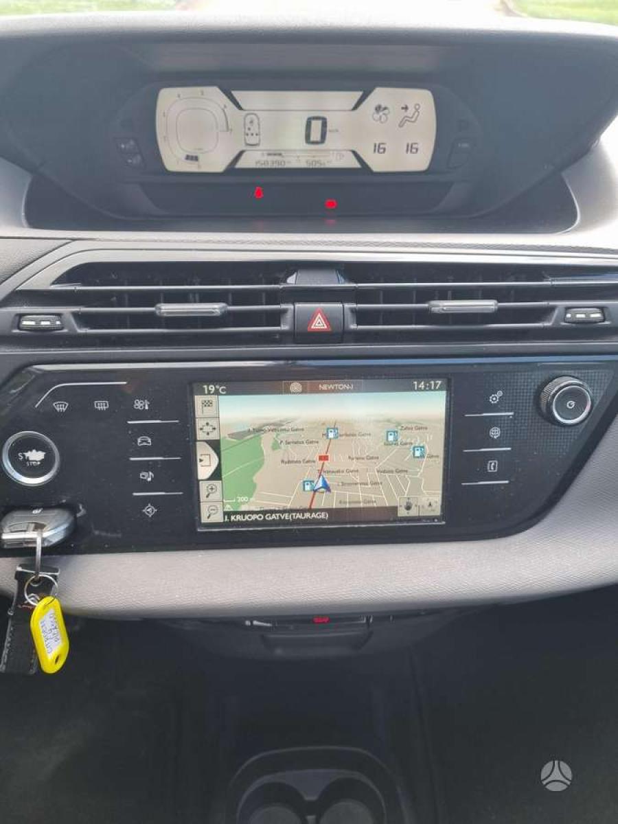 Grey Citroen c4-picasso 2016 in Taurage, with an engine capacity of 1.20 L and mileage of 158 thousand km for 4500 €, photo 11 on AUTOMOTO.COM.LV