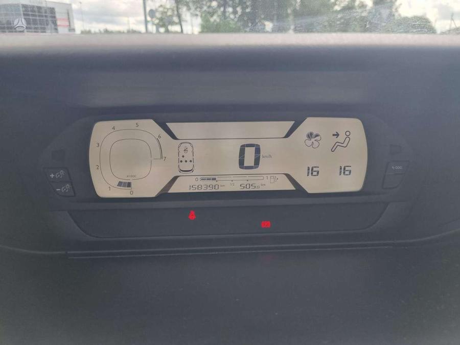 Grey Citroen c4-picasso 2016 in Taurage, with an engine capacity of 1.20 L and mileage of 158 thousand km for 4500 €, photo 12 on AUTOMOTO.COM.LV