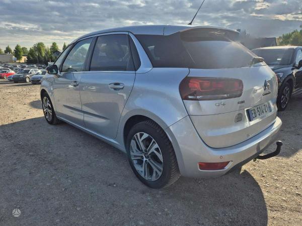 Grey Citroen c4-picasso 2016 in Utena, with an engine capacity of 1.20 L and mileage of 163 thousand km for 4200 €, photo 6 on AUTOMOTO.COM.LV