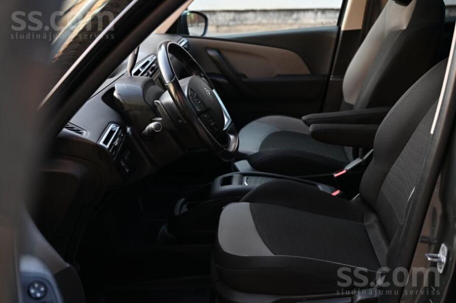 Pelēks Citroen c4-picasso 2016 Jelgava, ar dzinēja tilpumu 1.60 L un nobraukumu 122 tūkst. km par 8290 €, foto 12 vietnē AUTOMOTO.COM.LV