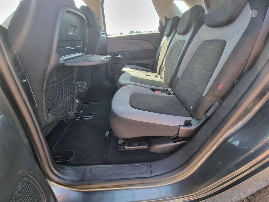 Pelēks Citroen c4-picasso 2016 Viļņa, ar dzinēja tilpumu 1.56 L un nobraukumu 270 tūkst. km par 4650 €, foto 9 vietnē AUTOMOTO.COM.LV