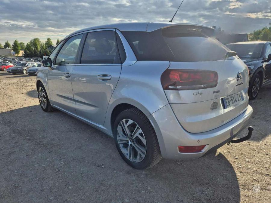 Grey Citroen c4-picasso 2016 in Utena, with an engine capacity of 1.20 L and mileage of 163 thousand km for 3600 €, photo 6 on AUTOMOTO.COM.LV