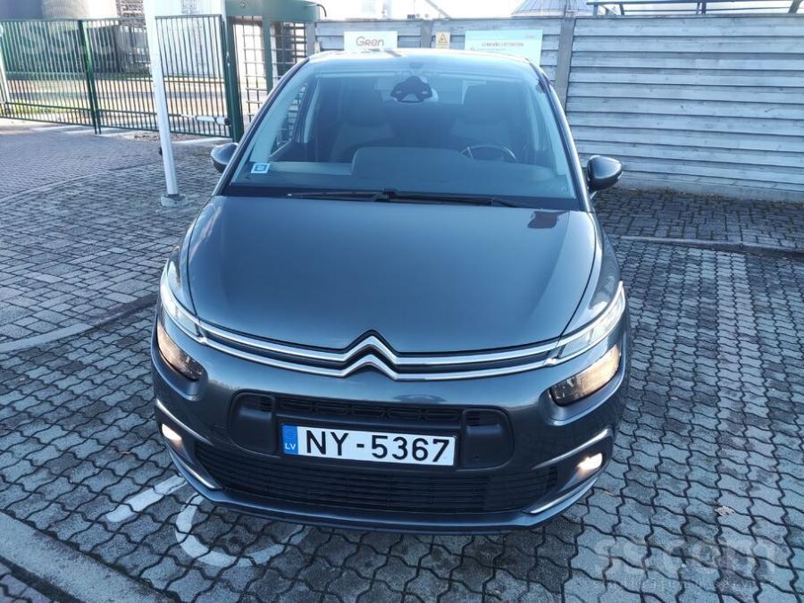 Grey Citroen c4-picasso 2017 in Jelgava, with an engine capacity of 1.60 L and mileage of 230 thousand km for 7500 €, photo 1 on AUTOMOTO.COM.LV