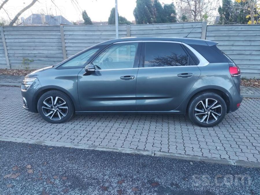 Grey Citroen c4-picasso 2017 in Jelgava, with an engine capacity of 1.60 L and mileage of 230 thousand km for 7500 €, photo 5 on AUTOMOTO.COM.LV