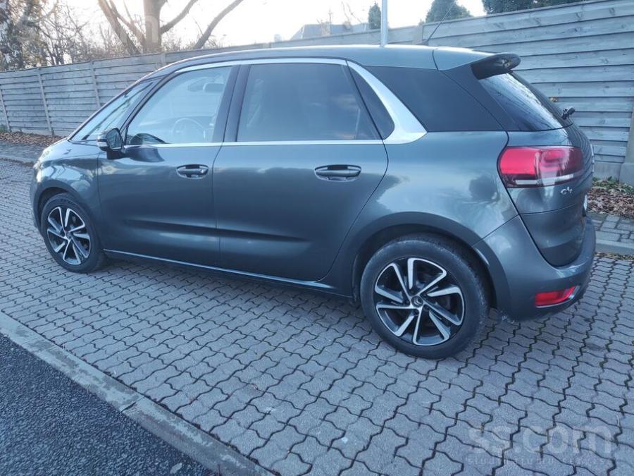 Grey Citroen c4-picasso 2017 in Jelgava, with an engine capacity of 1.60 L and mileage of 230 thousand km for 7500 €, photo 6 on AUTOMOTO.COM.LV