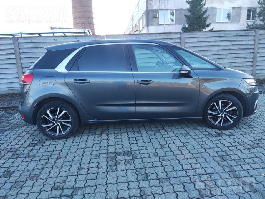 Grey Citroen c4-picasso 2017 in Jelgava, with an engine capacity of 1.60 L and mileage of 230 thousand km for 7500 €, photo 10 on AUTOMOTO.COM.LV