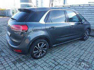 Grey Citroen c4-picasso 2017 in Jelgava, with an engine capacity of 1.60 L and mileage of 230 thousand km for 7500 €, photo 16 on AUTOMOTO.COM.LV