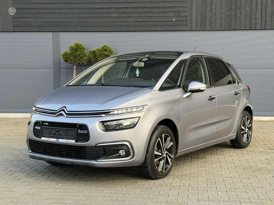 Grey Citroen c4-picasso 2017 in Siauliai, with an engine capacity of 1.20 L and mileage of 195 thousand km for 6850 €, photo 1 on AUTOMOTO.COM.LV