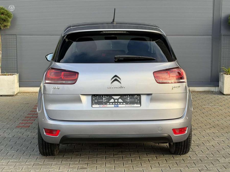 Grey Citroen c4-picasso 2017 in Siauliai, with an engine capacity of 1.20 L and mileage of 195 thousand km for 6850 €, photo 6 on AUTOMOTO.COM.LV