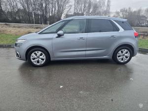 Grey Citroen c4-picasso 2017 in Taurage, with an engine capacity of 1.20 L and mileage of 96 thousand km for 6600 €, photo 4 on AUTOMOTO.COM.LV