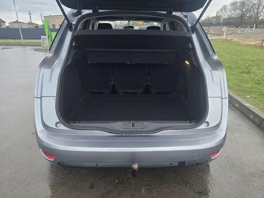Grey Citroen c4-picasso 2017 in Taurage, with an engine capacity of 1.20 L and mileage of 96 thousand km for 6600 €, photo 14 on AUTOMOTO.COM.LV