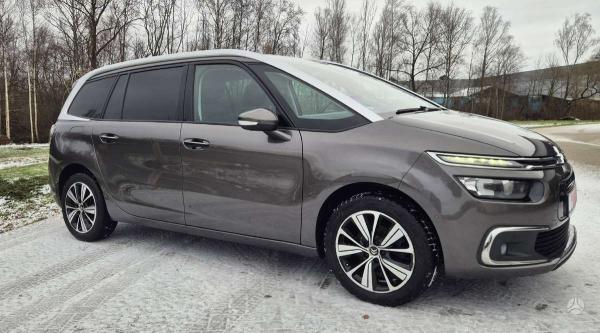 Pelēks Citroen c4-picasso 2017 Utena, ar dzinēja tilpumu 1.20 L un nobraukumu 225 tūkst. km par 5950 €, foto 5 vietnē AUTOMOTO.COM.LV