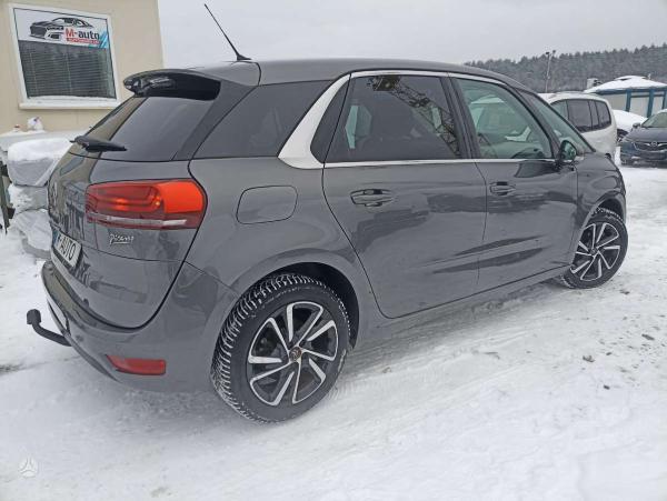 Pelēks Citroen c4-picasso 2017 Viļņa, ar dzinēja tilpumu 1.20 L un nobraukumu 132 tūkst. km par 5900 €, foto 3 vietnē AUTOMOTO.COM.LV