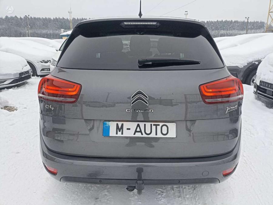 Pelēks Citroen c4-picasso 2017 Viļņa, ar dzinēja tilpumu 1.20 L un nobraukumu 132 tūkst. km par 5900 €, foto 4 vietnē AUTOMOTO.COM.LV