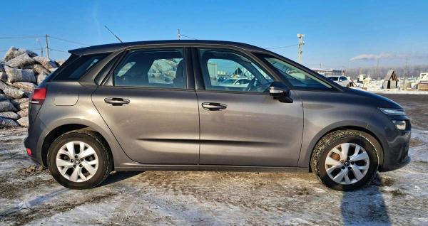 Grey Citroen c4-picasso 2017 in Kaunas, with an engine capacity of 1.56 L and mileage of 205 thousand km for 5999 €, photo 4 on AUTOMOTO.COM.LV