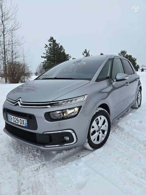 Grey Citroen c4-picasso 2017 in Taurage, with an engine capacity of 1.20 L and mileage of 96 thousand km for 6700 €, photo 1 on AUTOMOTO.COM.LV