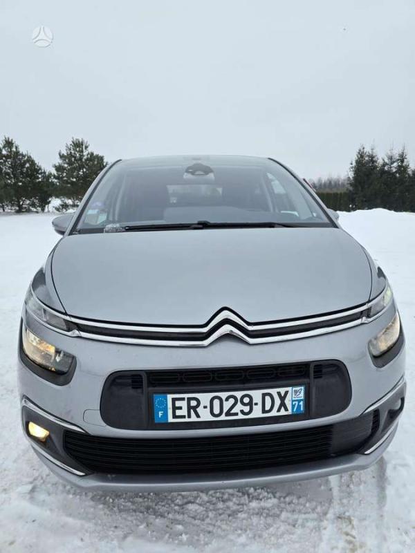 Grey Citroen c4-picasso 2017 in Taurage, with an engine capacity of 1.20 L and mileage of 96 thousand km for 6700 €, photo 2 on AUTOMOTO.COM.LV