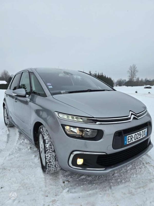 Grey Citroen c4-picasso 2017 in Taurage, with an engine capacity of 1.20 L and mileage of 96 thousand km for 6700 €, photo 3 on AUTOMOTO.COM.LV