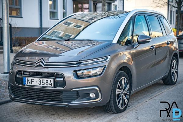 Pelēks Citroen c4-picasso 2017 Rīga, ar dzinēja tilpumu 1.20 L un nobraukumu 217 tūkst. km par 5990 €, foto  vietnē AUTOMOTO.COM.LV