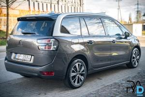 Grey Citroen c4-picasso 2017 in Riga, with an engine capacity of 1.20 L and mileage of 217 thousand km for 5990 €, photo 3 on AUTOMOTO.COM.LV