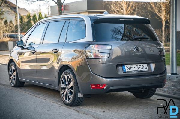 Pelēks Citroen c4-picasso 2017 Rīga, ar dzinēja tilpumu 1.20 L un nobraukumu 217 tūkst. km par 5990 €, foto 3 vietnē AUTOMOTO.COM.LV