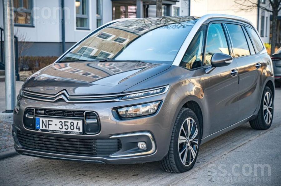 Grey Citroen c4-picasso 2017 in Riga, with an engine capacity of 1.20 L and mileage of 0 thousand km for 5990 €, photo 1 on AUTOMOTO.COM.LV