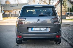 Grey Citroen c4-picasso 2017 in Riga, with an engine capacity of 1.20 L and mileage of 0 thousand km for 5990 €, photo 6 on AUTOMOTO.COM.LV