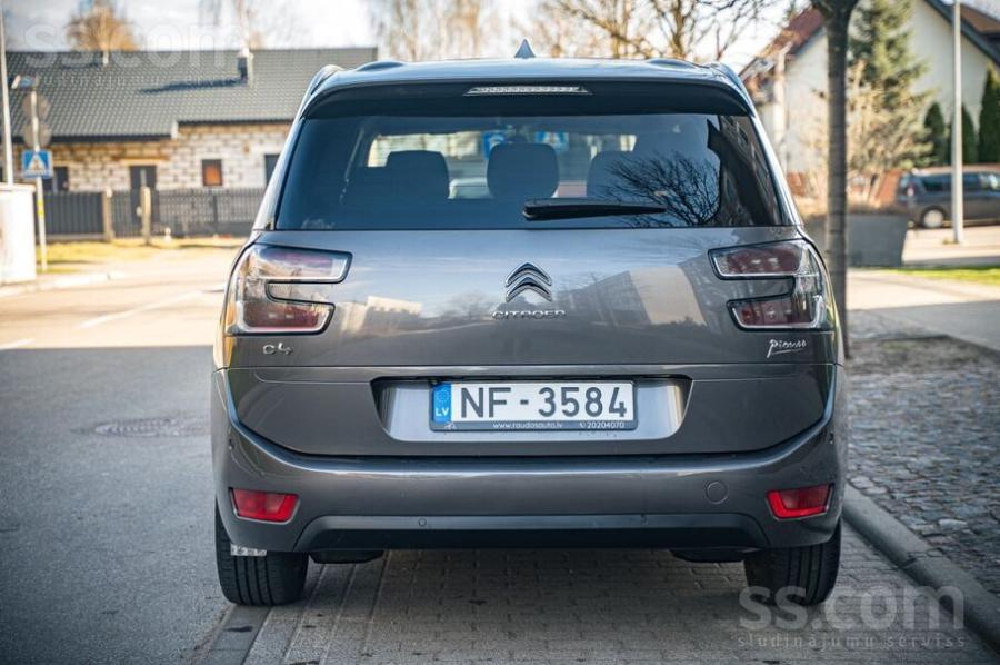 Grey Citroen c4-picasso 2017 in Riga, with an engine capacity of 1.20 L and mileage of 0 thousand km for 5990 €, photo 6 on AUTOMOTO.COM.LV