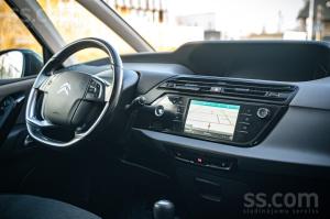 Grey Citroen c4-picasso 2017 in Riga, with an engine capacity of 1.20 L and mileage of 0 thousand km for 5990 €, photo 9 on AUTOMOTO.COM.LV