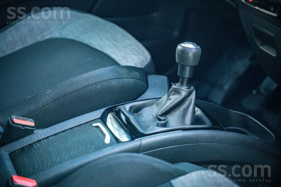Grey Citroen c4-picasso 2017 in Riga, with an engine capacity of 1.20 L and mileage of 0 thousand km for 5990 €, photo 17 on AUTOMOTO.COM.LV