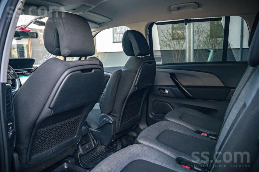 Grey Citroen c4-picasso 2017 in Riga, with an engine capacity of 1.20 L and mileage of 0 thousand km for 5990 €, photo 18 on AUTOMOTO.COM.LV