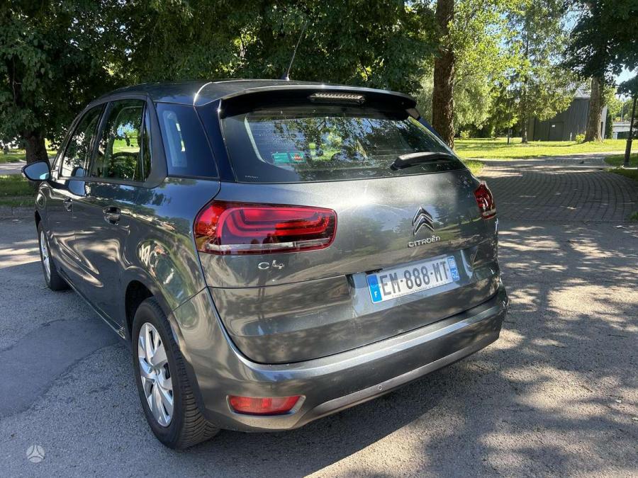 Grey Citroen c4-picasso 2017 in Taurage, with an engine capacity of 1.20 L and mileage of 95 thousand km for 4950 €, photo 8 on AUTOMOTO.COM.LV