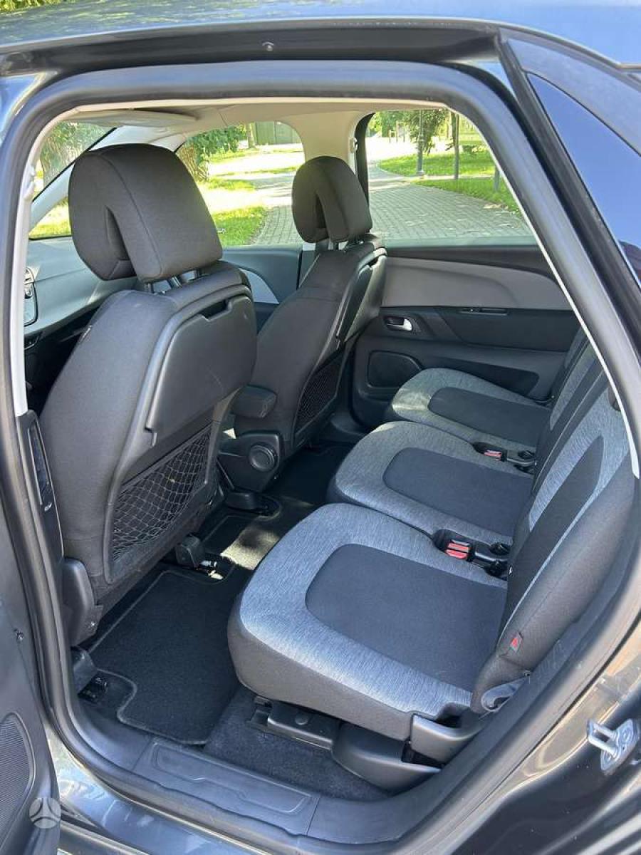 Grey Citroen c4-picasso 2017 in Taurage, with an engine capacity of 1.20 L and mileage of 95 thousand km for 4950 €, photo 14 on AUTOMOTO.COM.LV