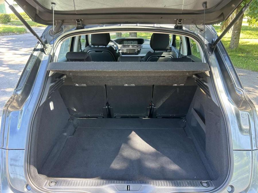 Grey Citroen c4-picasso 2017 in Taurage, with an engine capacity of 1.20 L and mileage of 95 thousand km for 4950 €, photo 15 on AUTOMOTO.COM.LV
