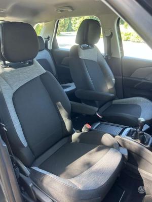 Grey Citroen c4-picasso 2017 in Taurage, with an engine capacity of 1.20 L and mileage of 95 thousand km for 4950 €, photo 18 on AUTOMOTO.COM.LV