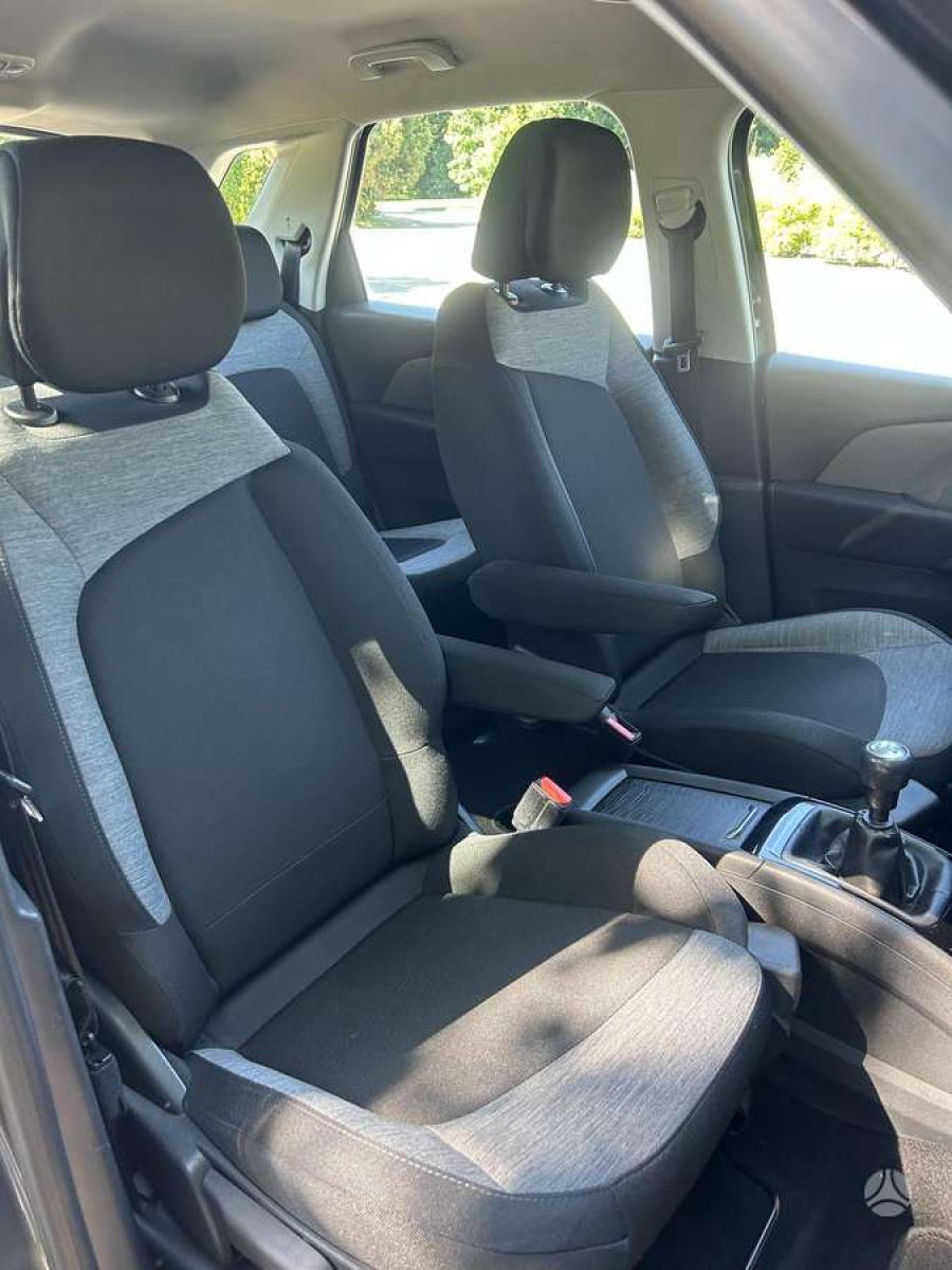 Grey Citroen c4-picasso 2017 in Taurage, with an engine capacity of 1.20 L and mileage of 95 thousand km for 4950 €, photo 18 on AUTOMOTO.COM.LV
